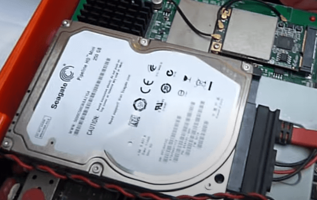 How to Change Hard Drive Freebox Revolution?