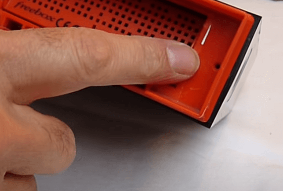 How to Change Hard Drive Freebox Revolution?